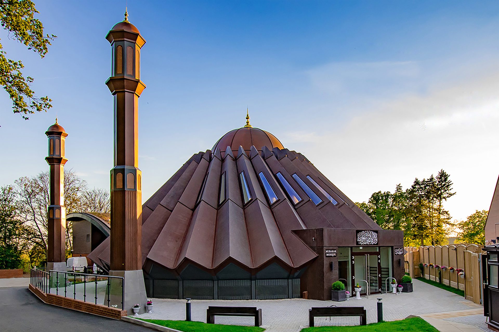 Ahmadi Muslims must increase their levels of sacrifice: Hazrat Amirul ...