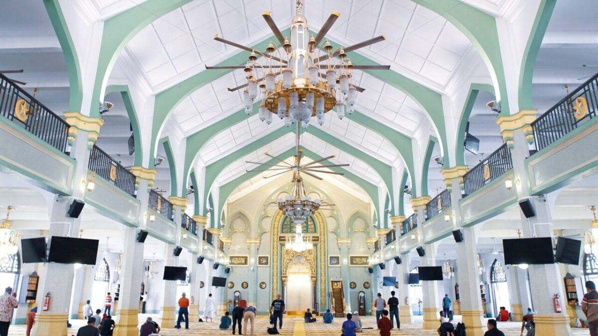 What is the correct way to perform the witr prayer?