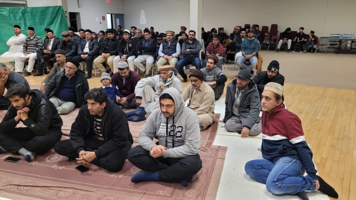 Jalsa Yaum-e-Musleh-e-Maud held in Bradford East, Canada | Al Hakam