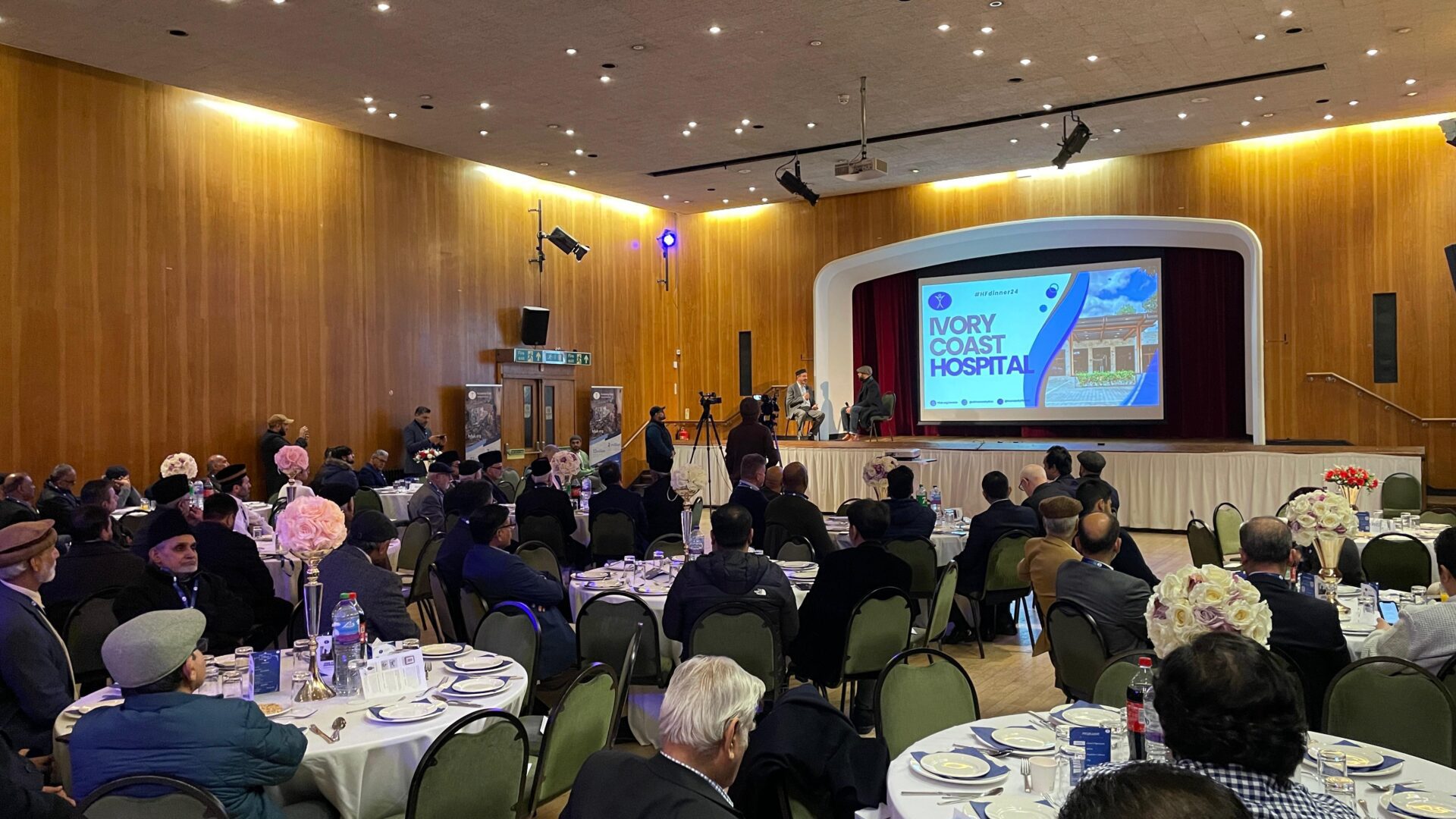 Humanity First UK hosts a charity dinner called “Dine for a difference”